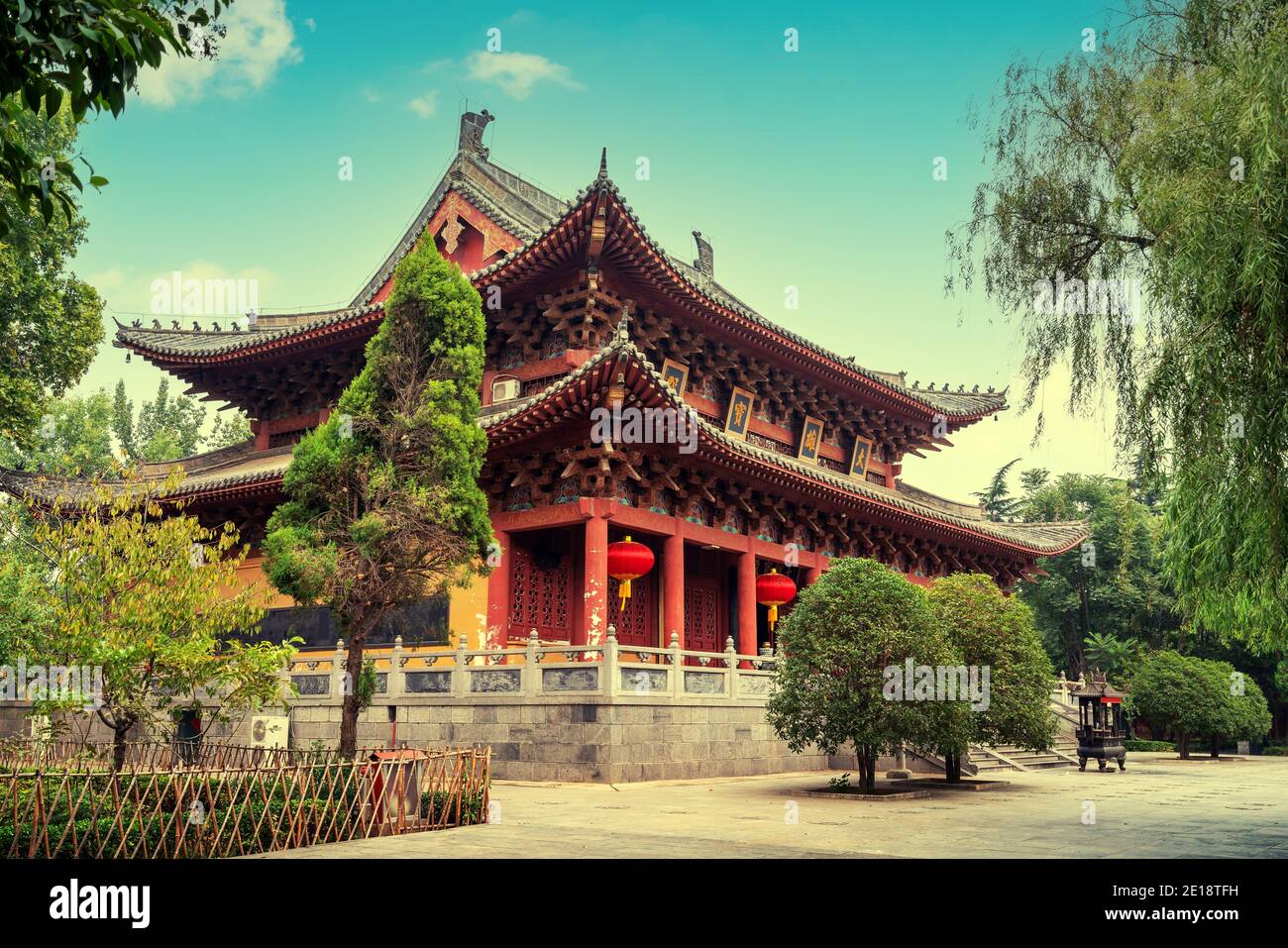 Luoyang white horse temple hi-res stock photography and images - Alamy