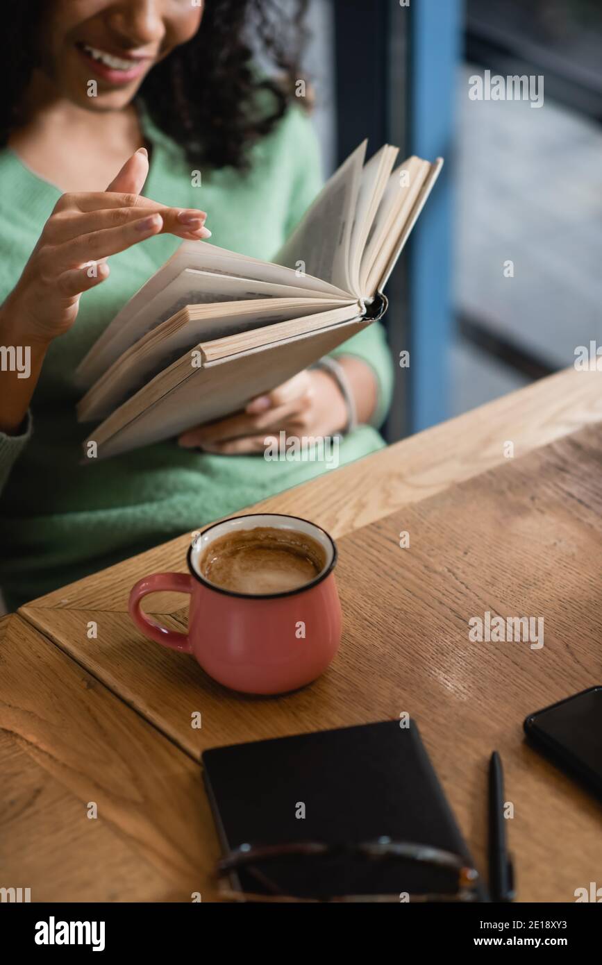 Flipping through book hi-res stock photography and images - Alamy