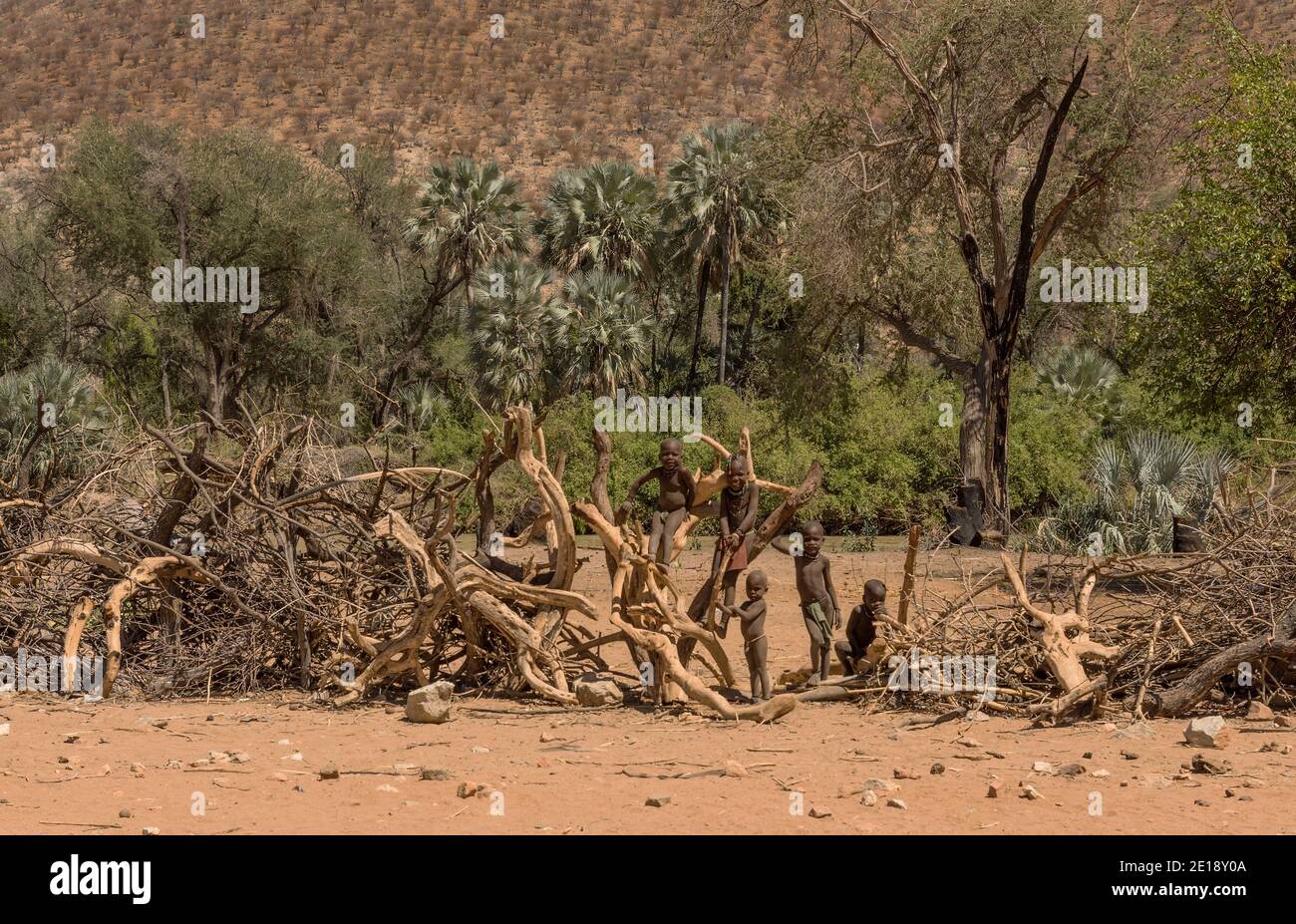 Himba tribe in namibia hi-res stock photography and images - Alamy