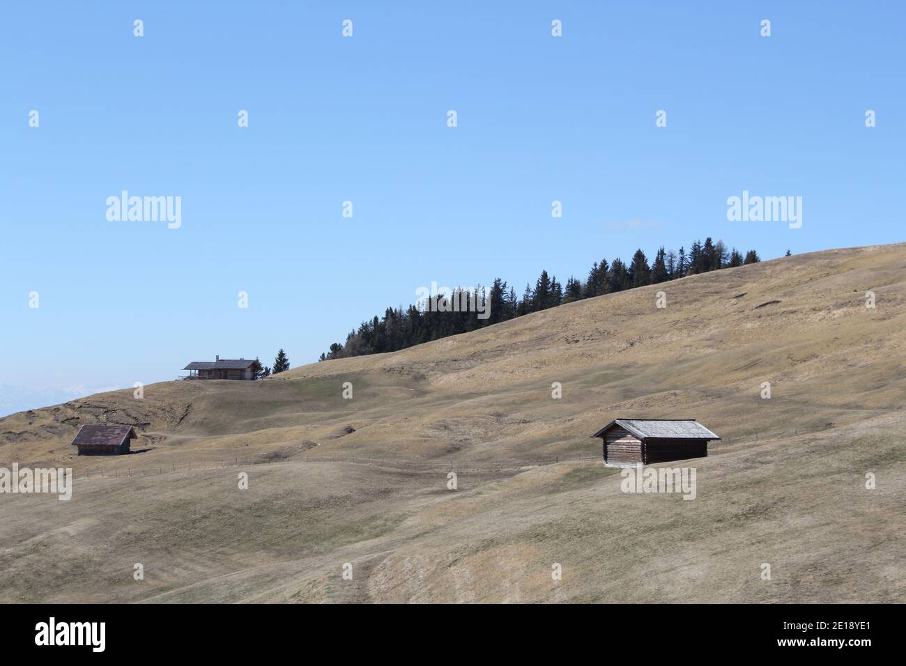 Log shelter hi-res stock photography and images - Alamy