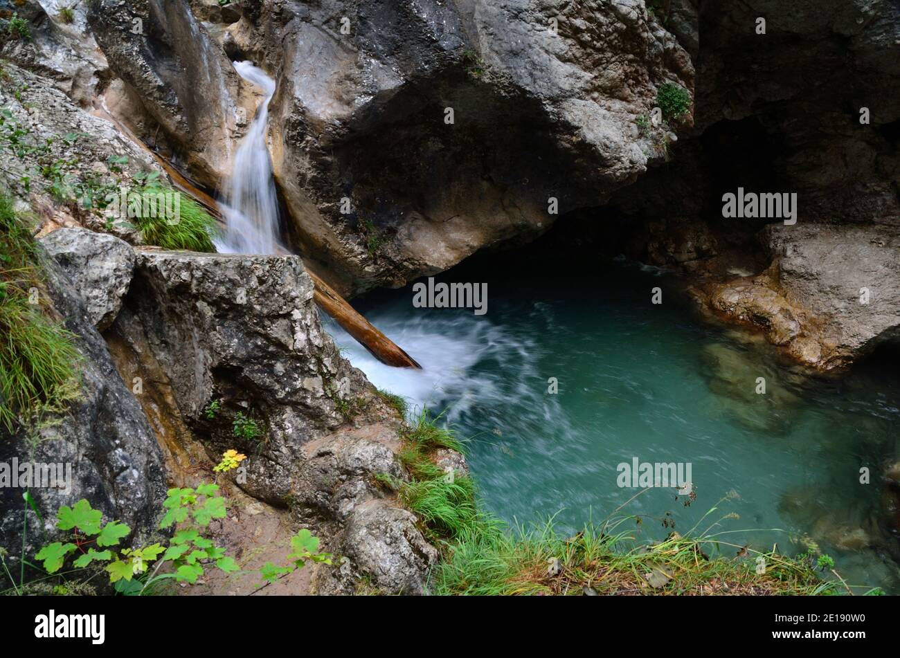Beautiful waterfall cave hiking hi-res stock photography and images - Alamy