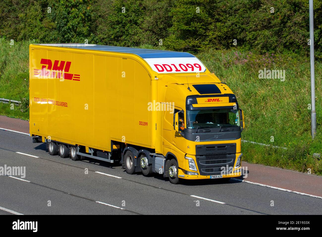 DHL DD1099 roof number, yellow Haulage delivery trucks, articulated ...