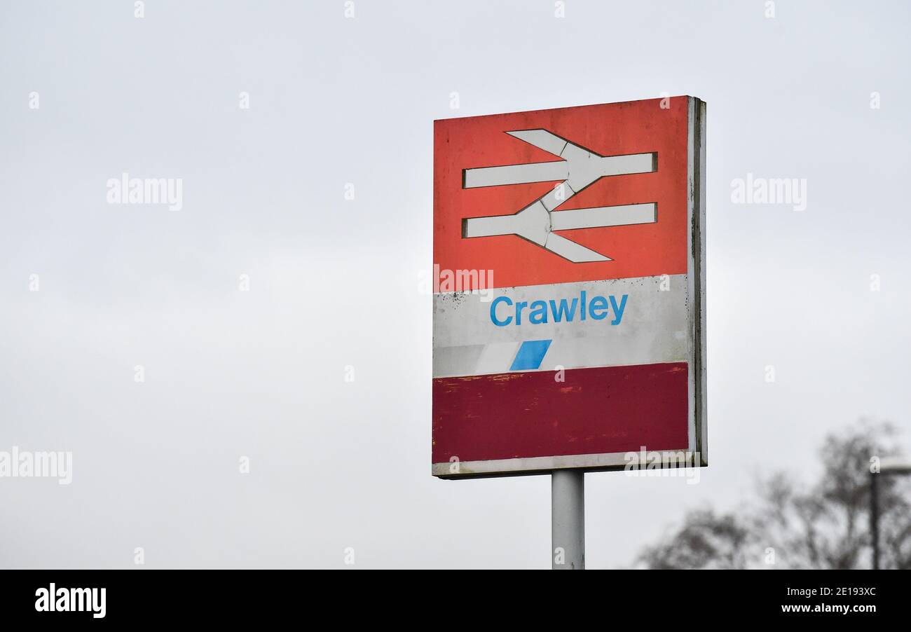Crawley station uk hi-res stock photography and images - Alamy