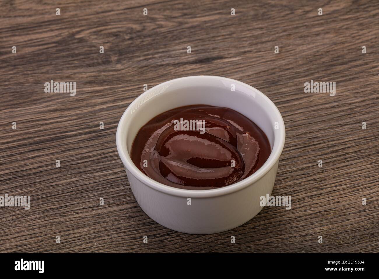 Traditional tomato Barbicue sauce in the bowl Stock Photo - Alamy