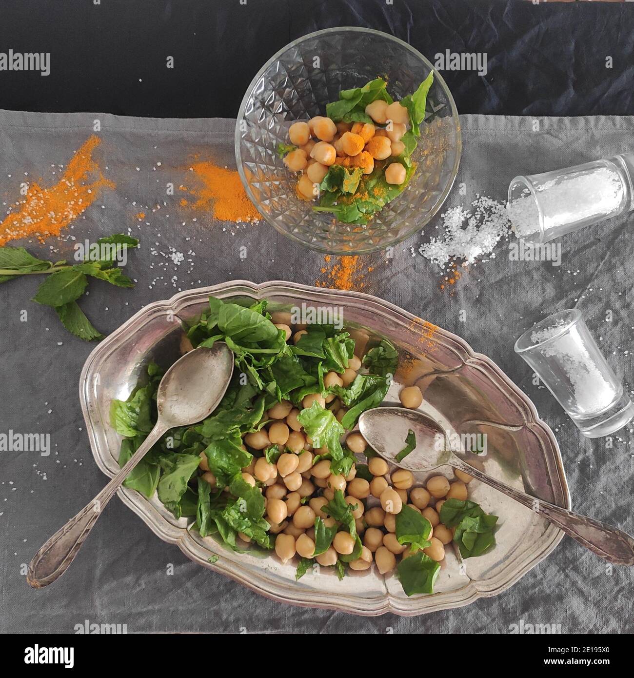 Baby spinach tray hi-res stock photography and images - Alamy