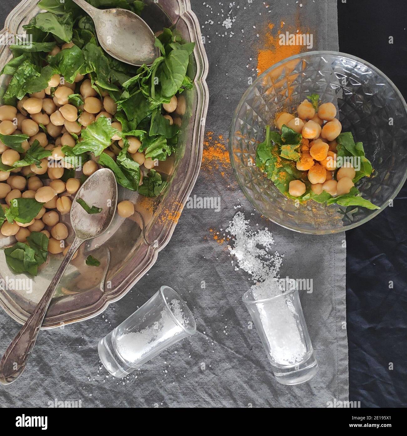 Baby spinach tray hi-res stock photography and images - Alamy