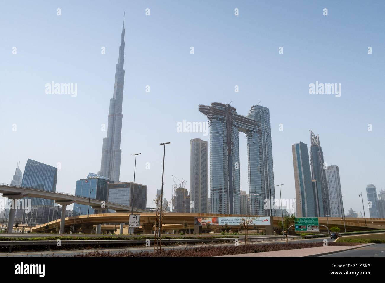 Sky Walk, Sky Bridge, Downtown Dubai Stock Photo - Alamy
