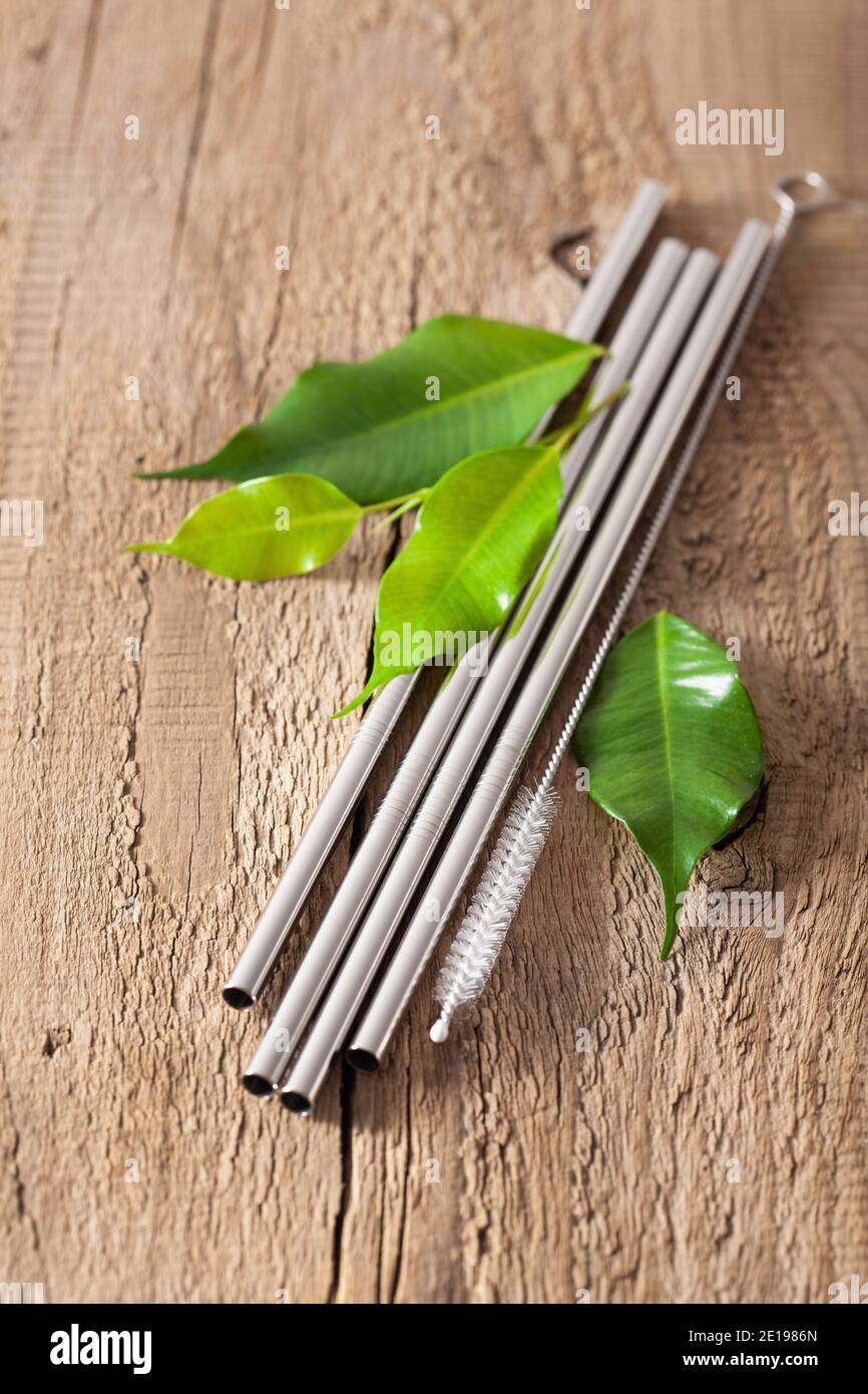 eco-friendly reusable metal drinking straw. zero waste concept Stock ...