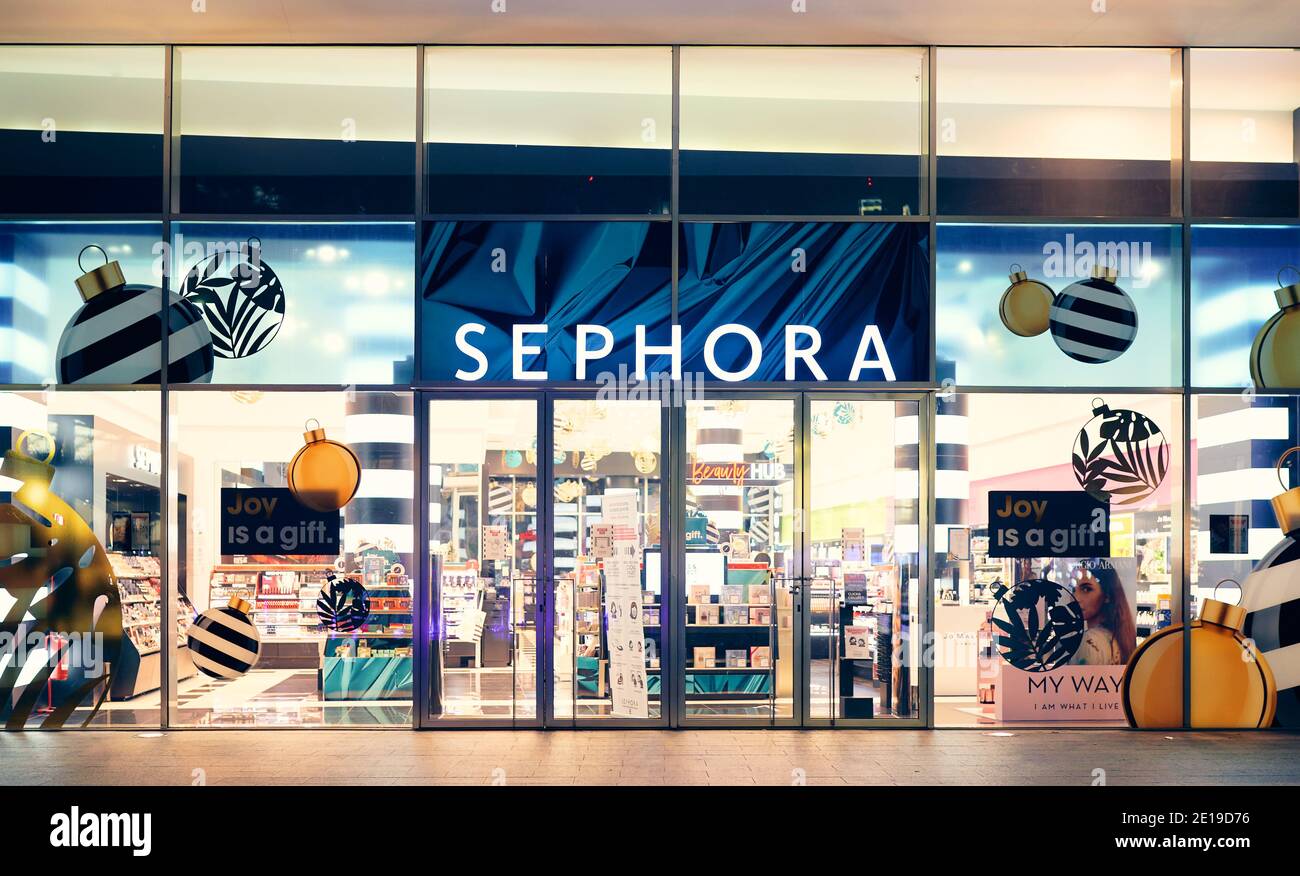 Duty free beauty products hi-res stock photography and images - Alamy