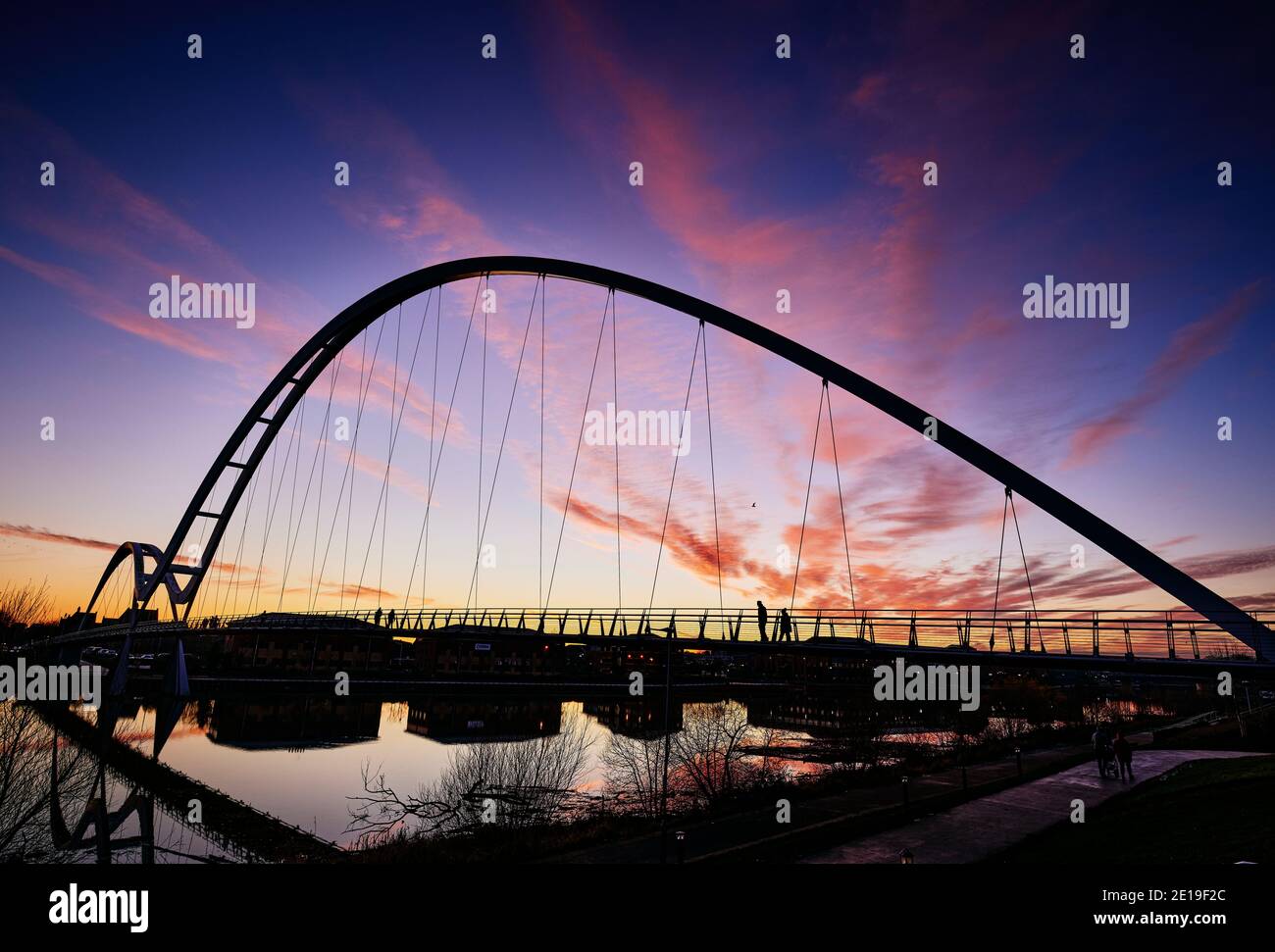 Infinity bridge reflection uk hi-res stock photography and images - Alamy