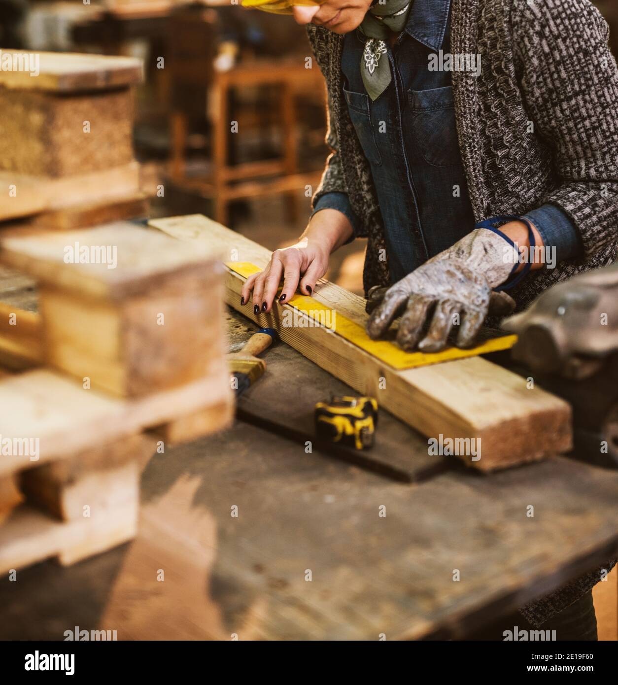 Woman with ruler hi-res stock photography and images - Alamy