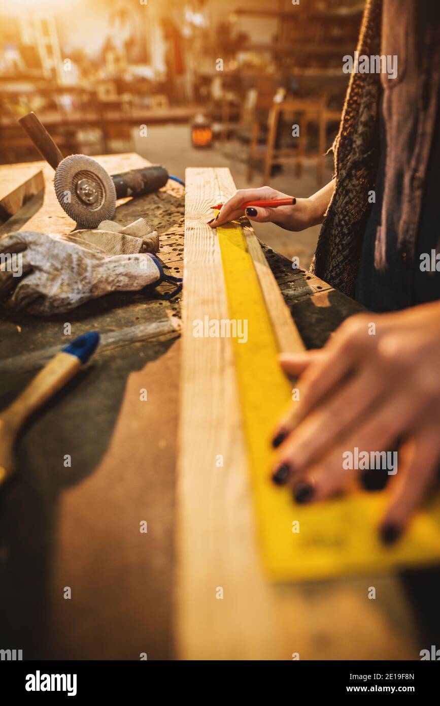 Woman with ruler hi-res stock photography and images - Alamy