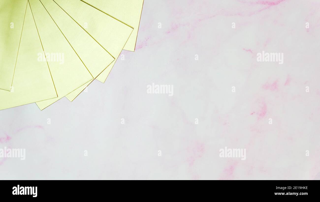 Empty cards hi-res stock photography and images - Alamy