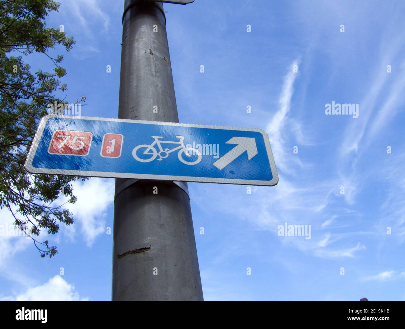 Cycleway sign hi-res stock photography and images - Alamy