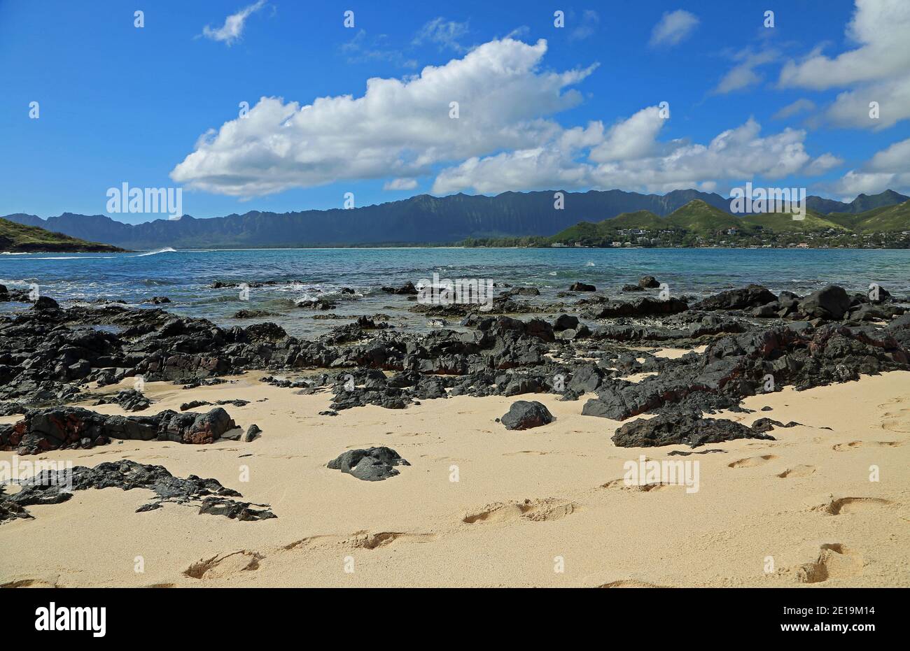 Oahu hawaii beach hi-res stock photography and images - Alamy