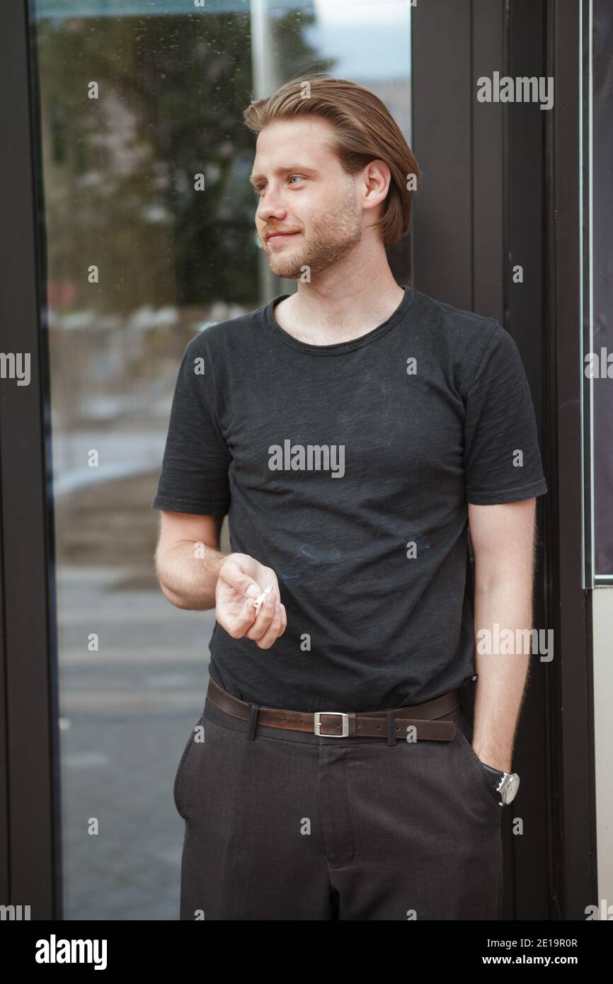 Barber smoking hi-res stock photography and images - Alamy