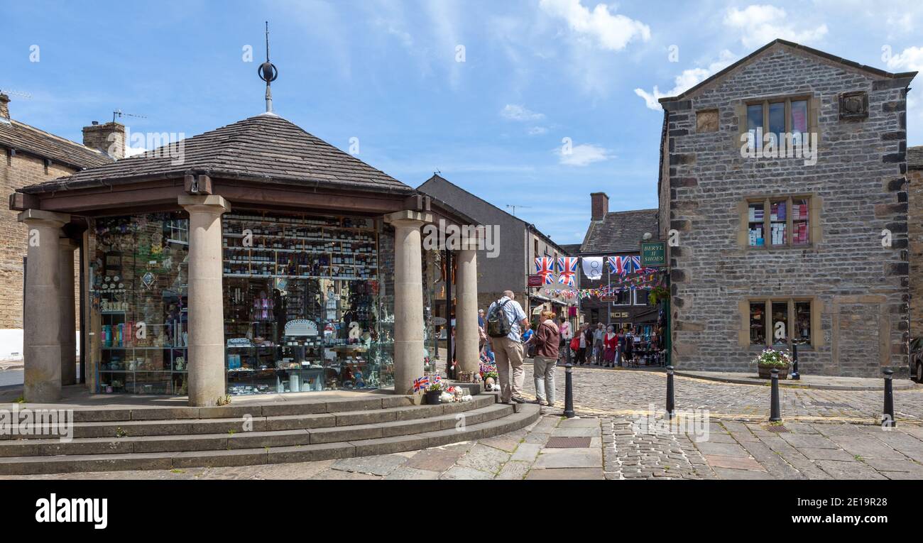 Skipton high street hi-res stock photography and images - Alamy