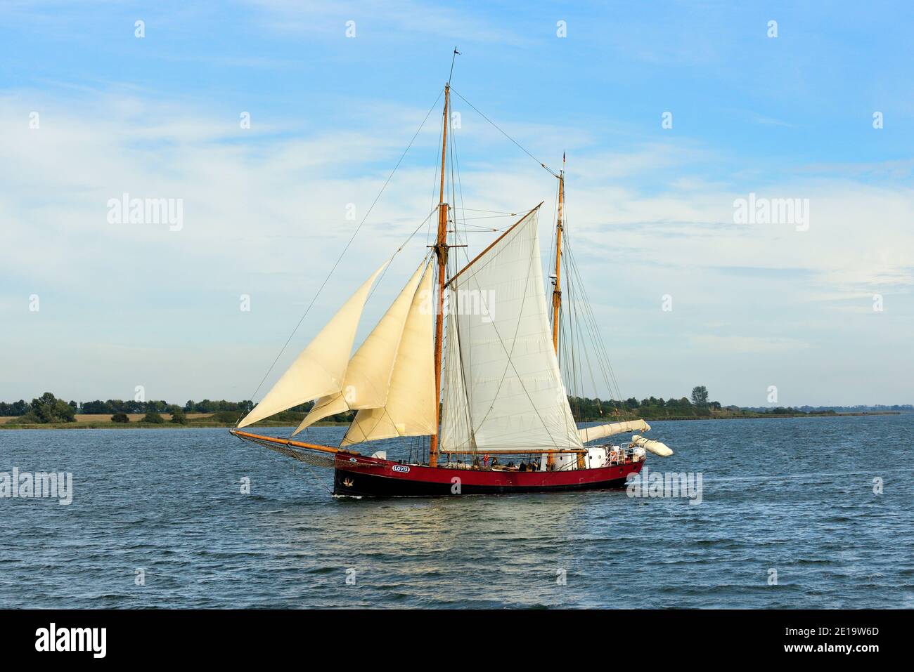 Two mast sailing ship hi-res stock photography and images - Alamy