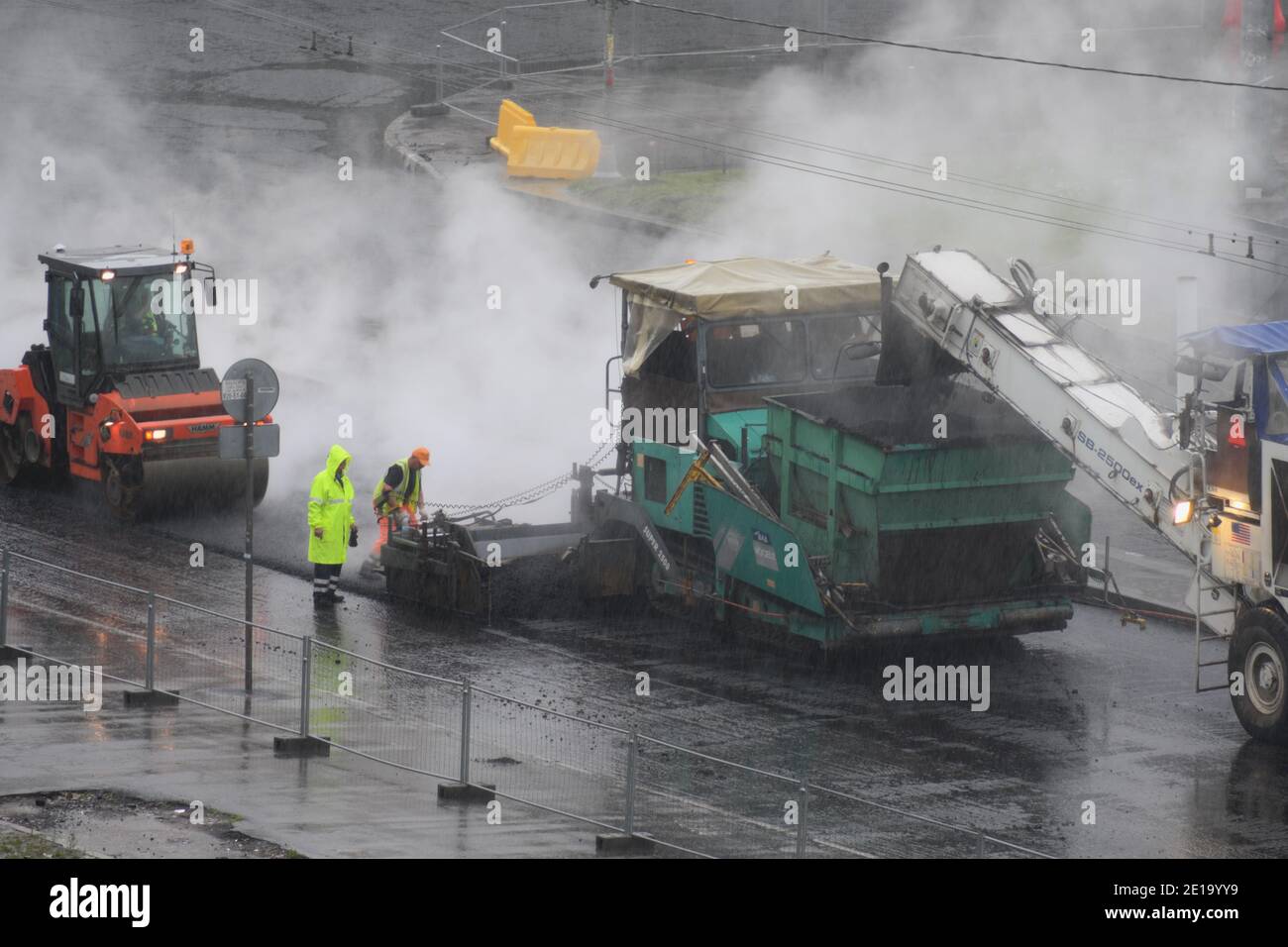 Tarmacking hi-res stock photography and images - Alamy