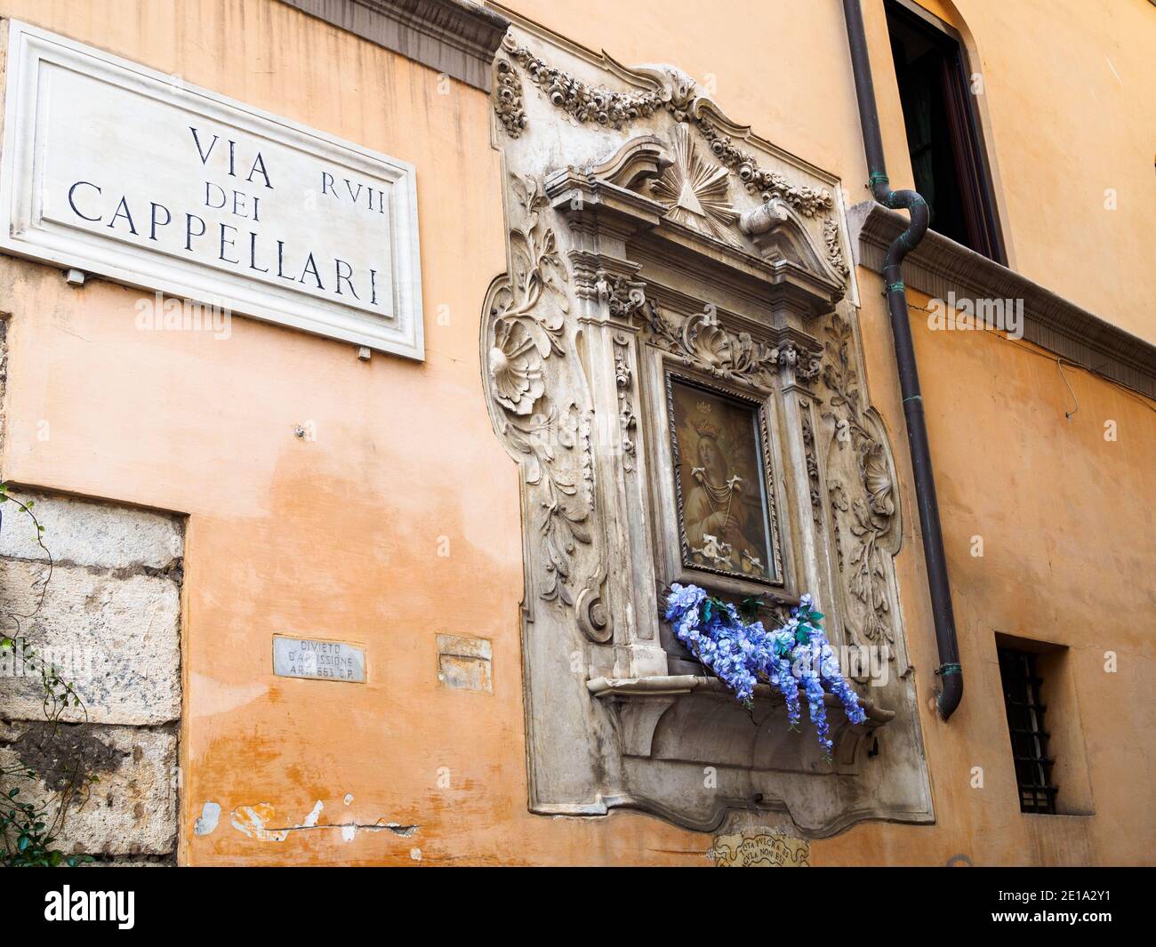 Virgin Mary aedicula near Campo de Fiori - Rome, Italy Stock Photo - Alamy
