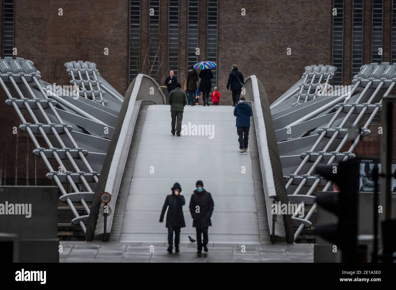 Three tier bridge hi-res stock photography and images - Alamy