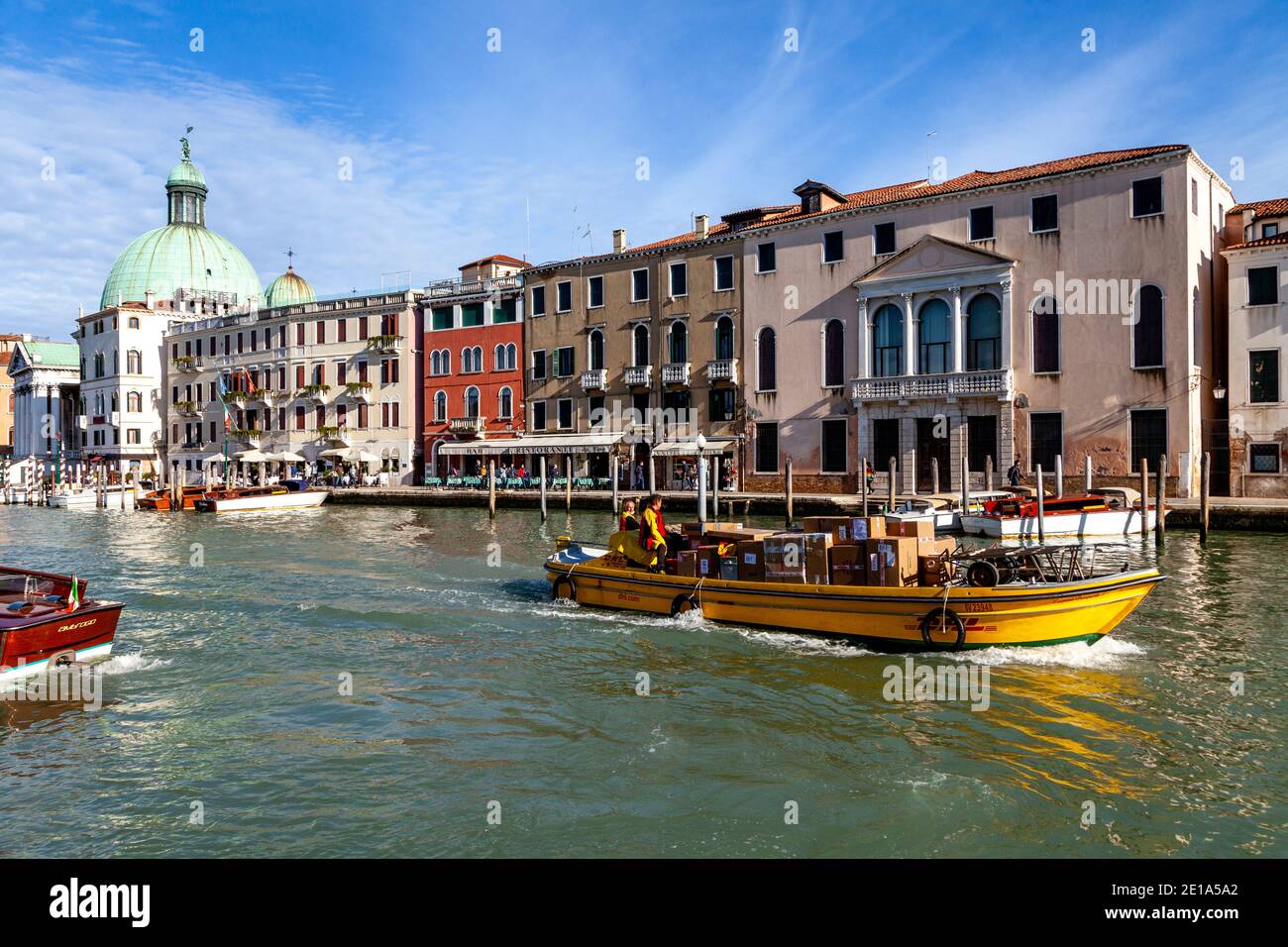 Parcels transport hi-res stock photography and images - Alamy