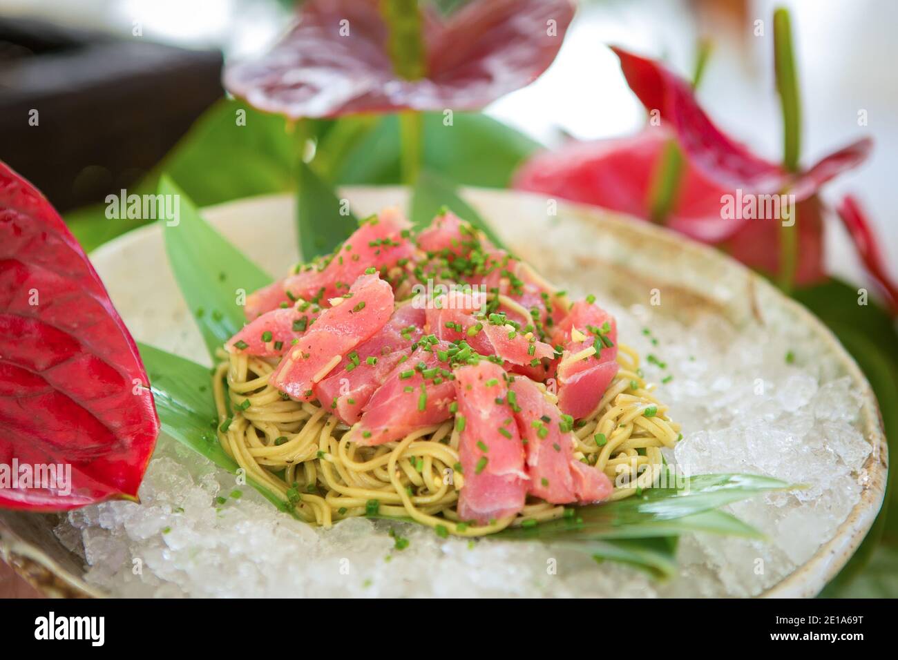 Tuna on ice hi-res stock photography and images - Alamy