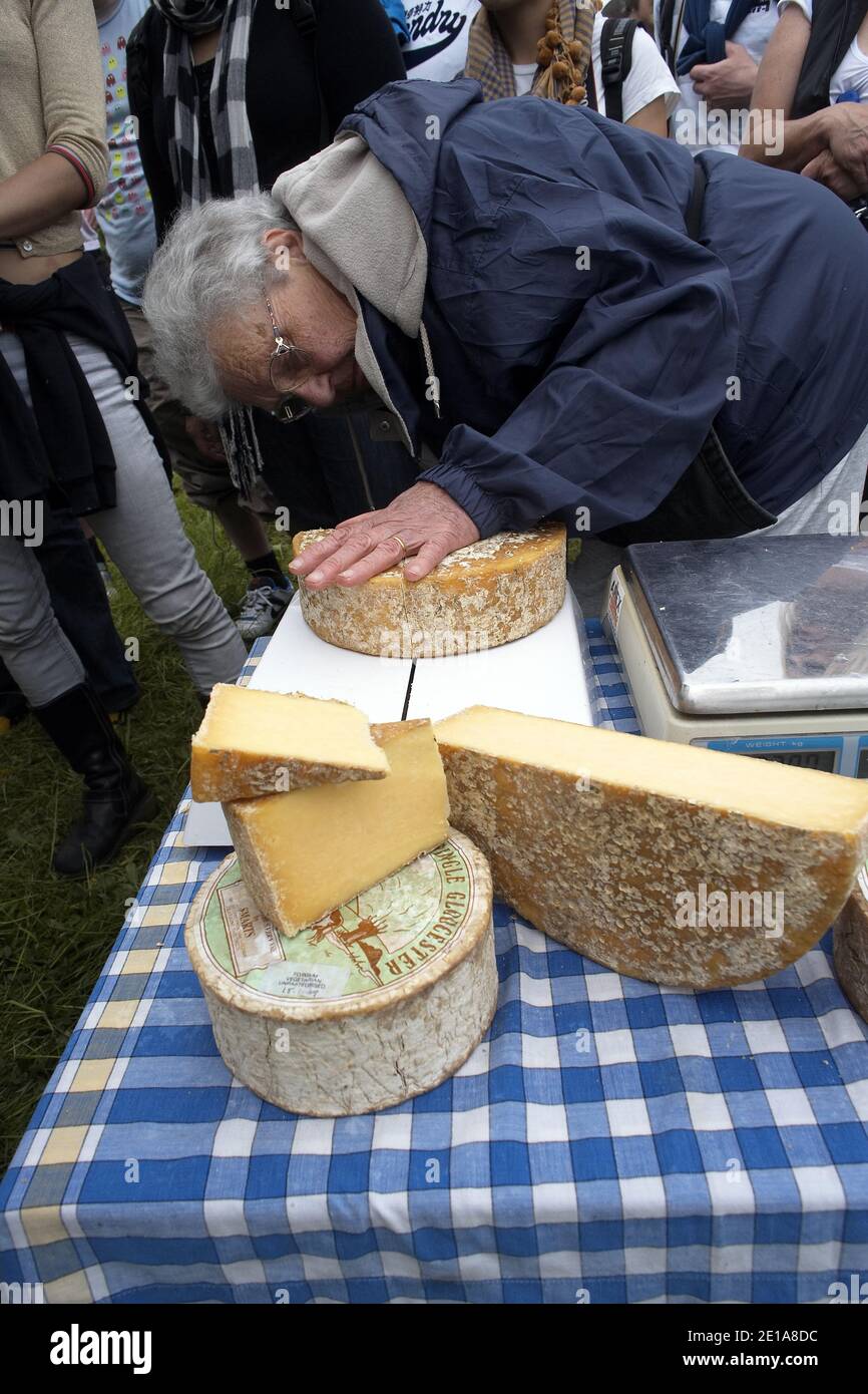 Double gloucester cheese hi-res stock photography and images - Alamy
