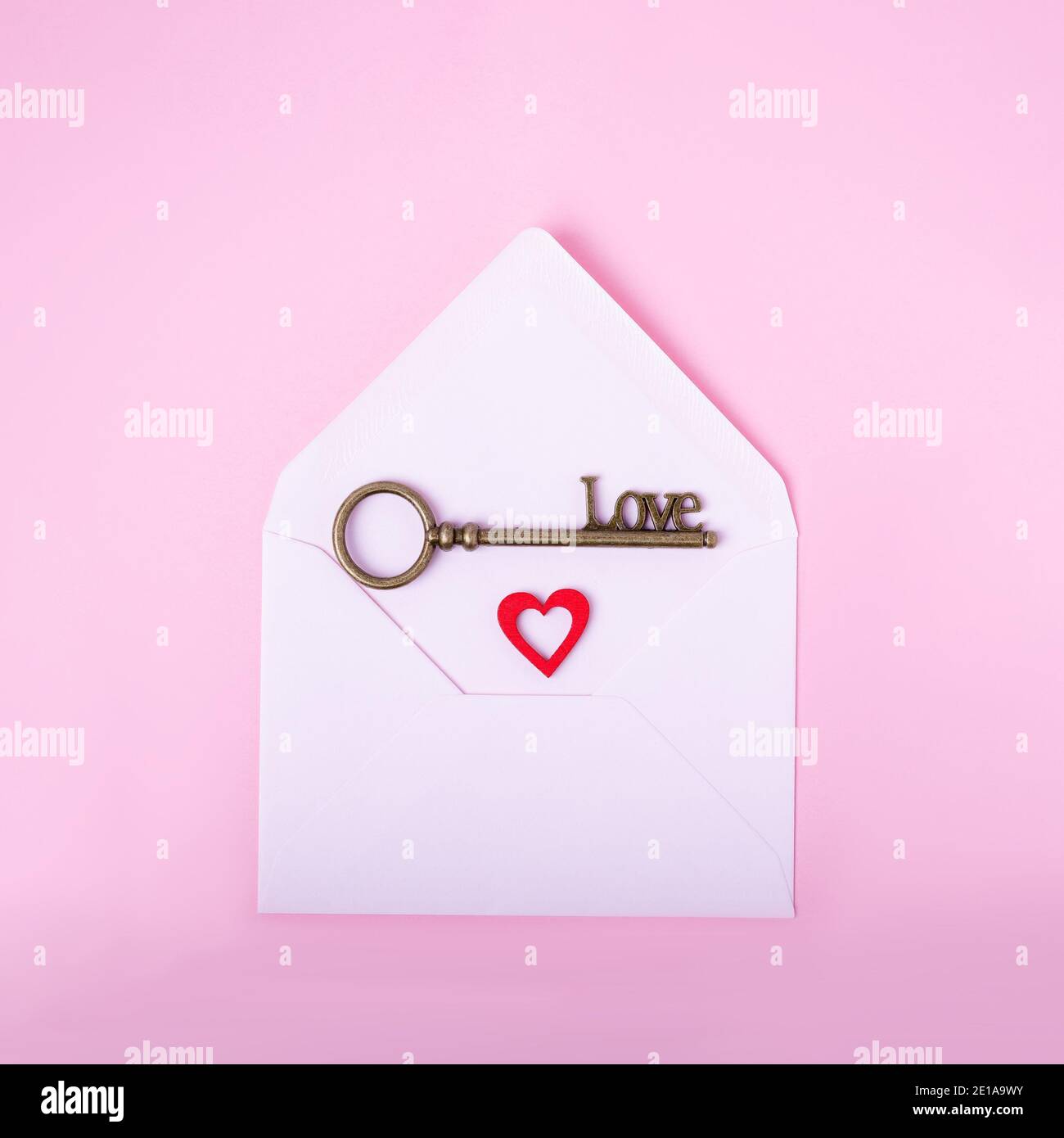 Old key and envelope hi-res stock photography and images - Alamy