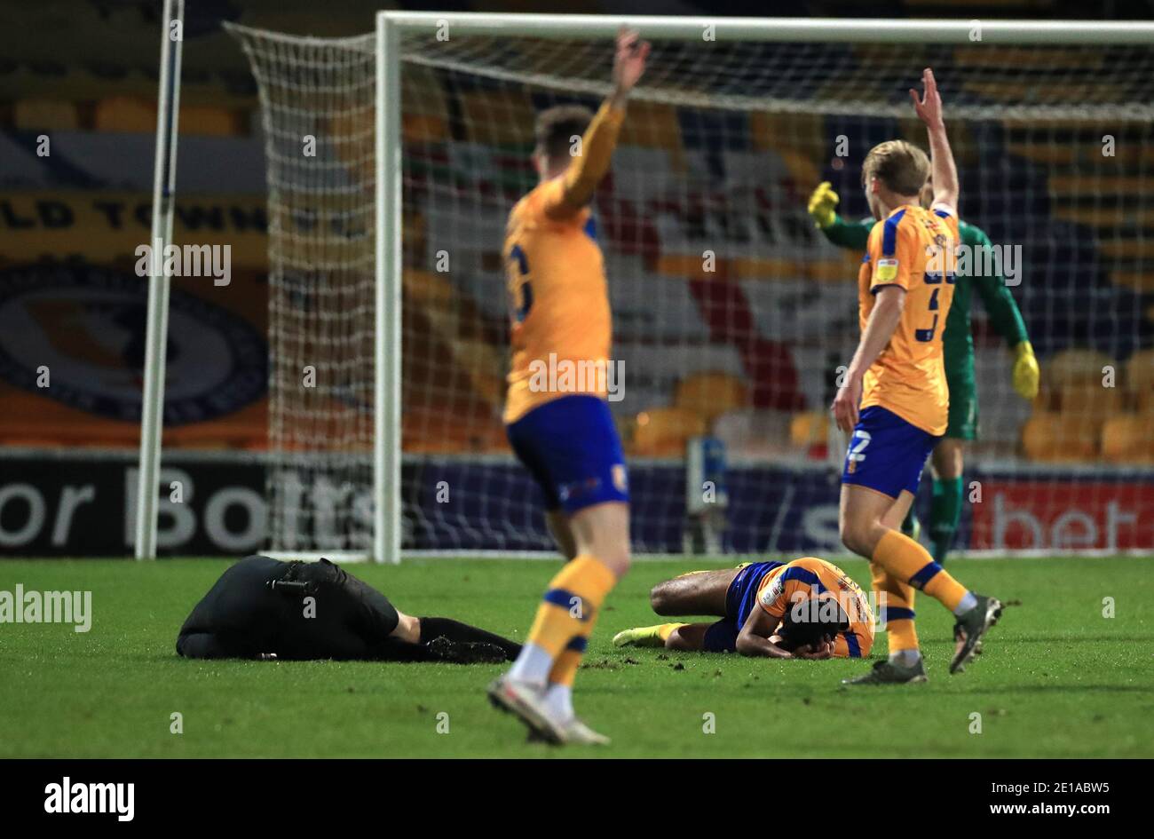 Will finnie referee hi-res stock photography and images - Alamy