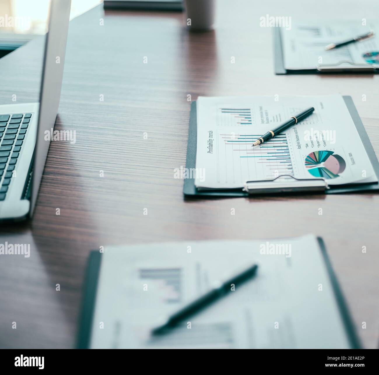 close up. financial chart and pen on the desktop Stock Photo - Alamy