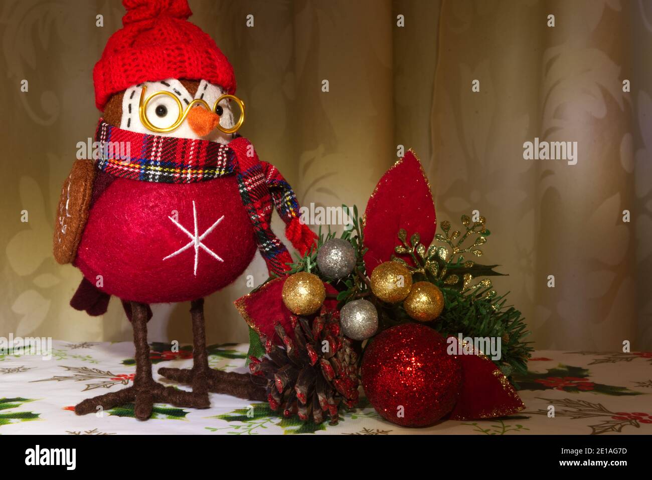 Victorian christmas card robin hi-res stock photography and images - Alamy