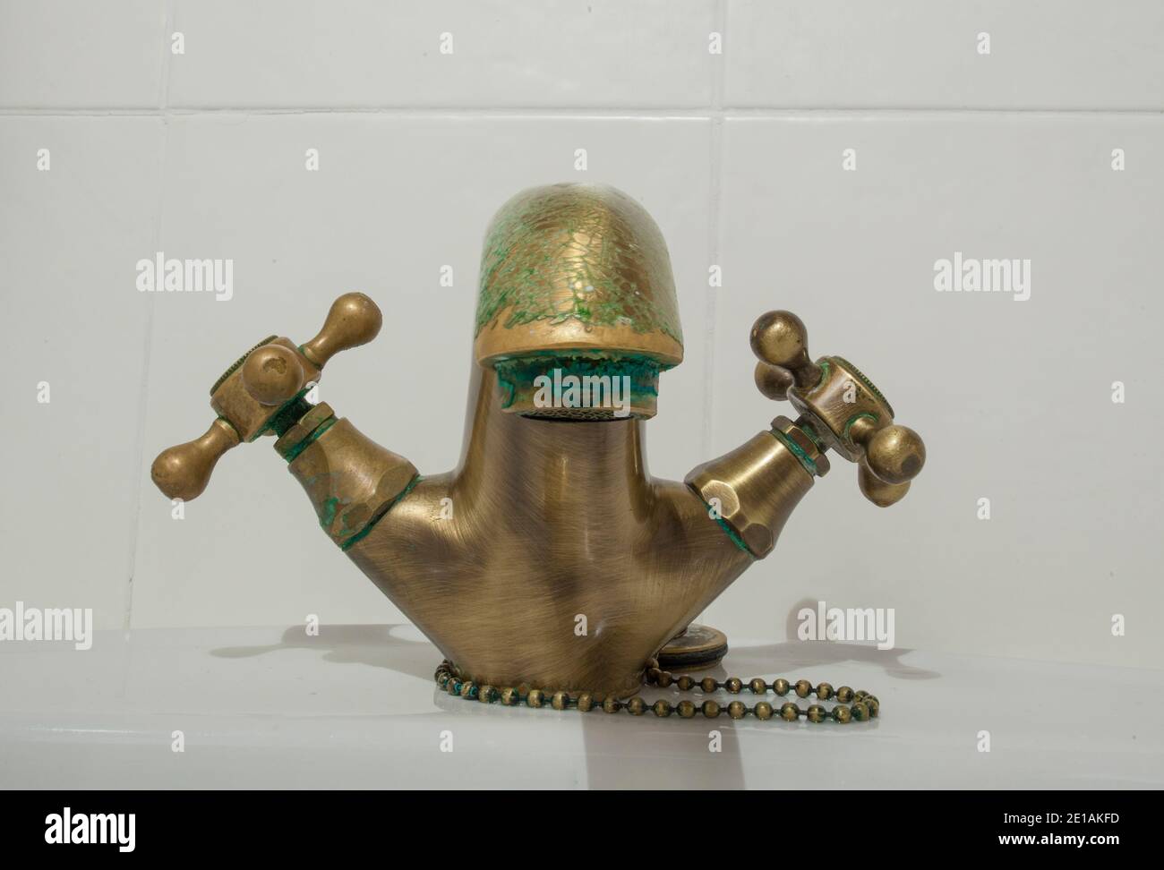 Vintage style faucet hi-res stock photography and images - Alamy