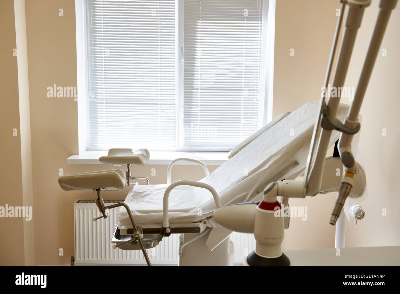 Gynecologist instruments hi-res stock photography and images - Alamy