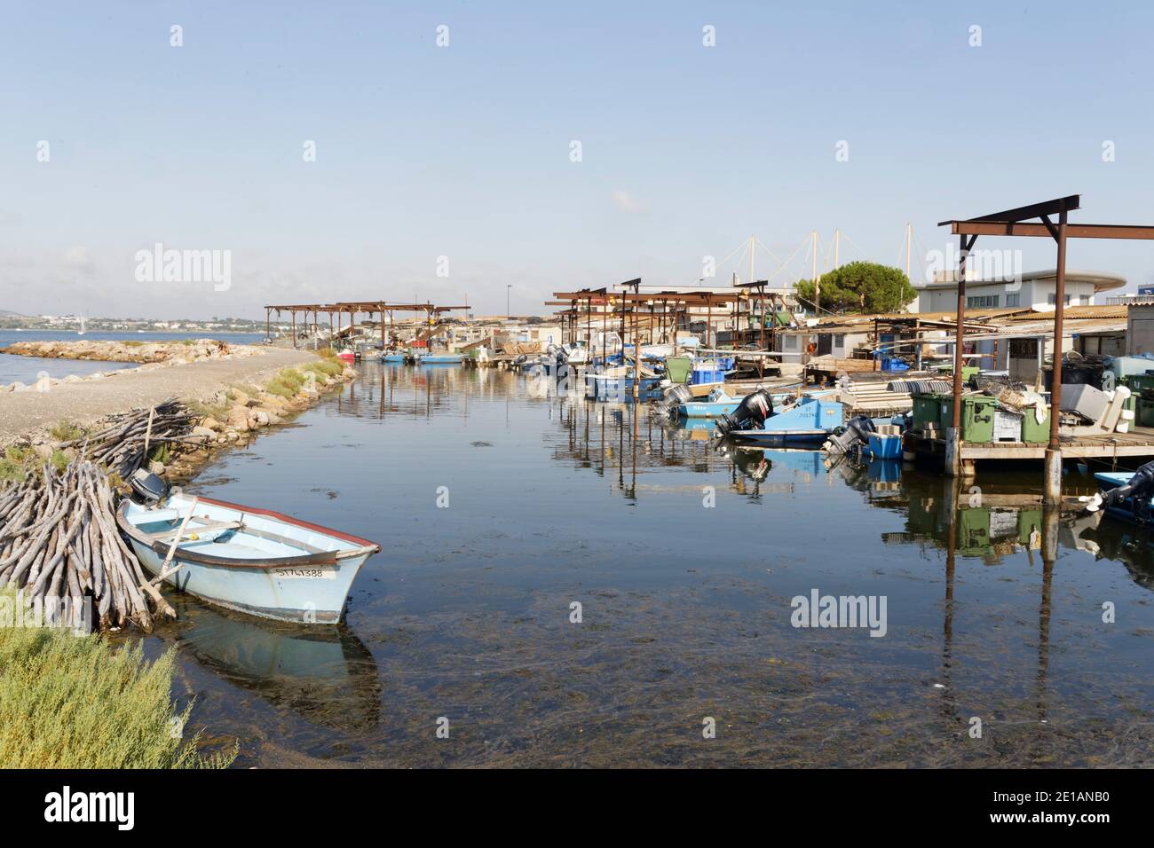 Sete, France.12th, Aug,2018. View of the Thau lagoon with shellfish ...