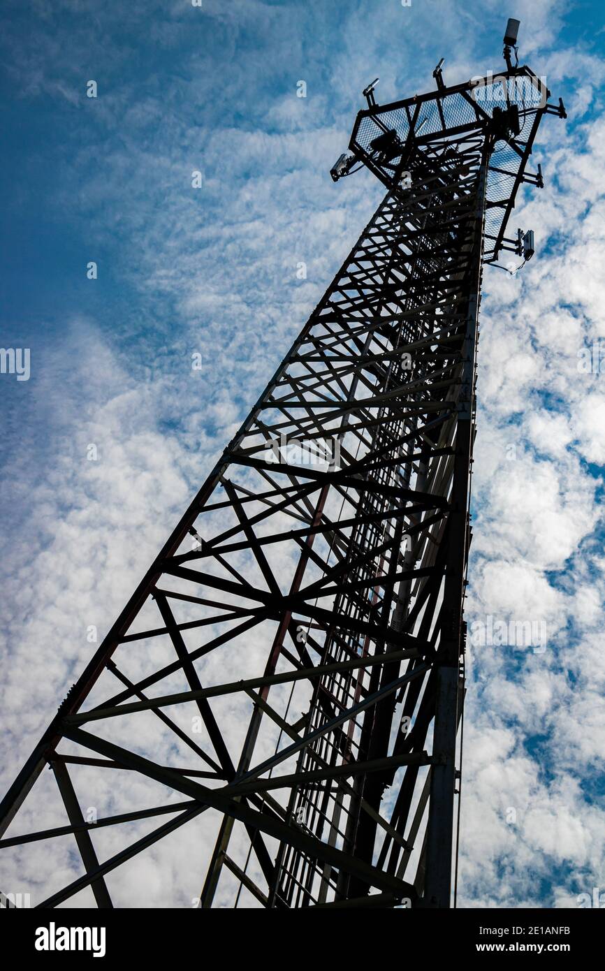 Tall antenna hi-res stock photography and images - Alamy