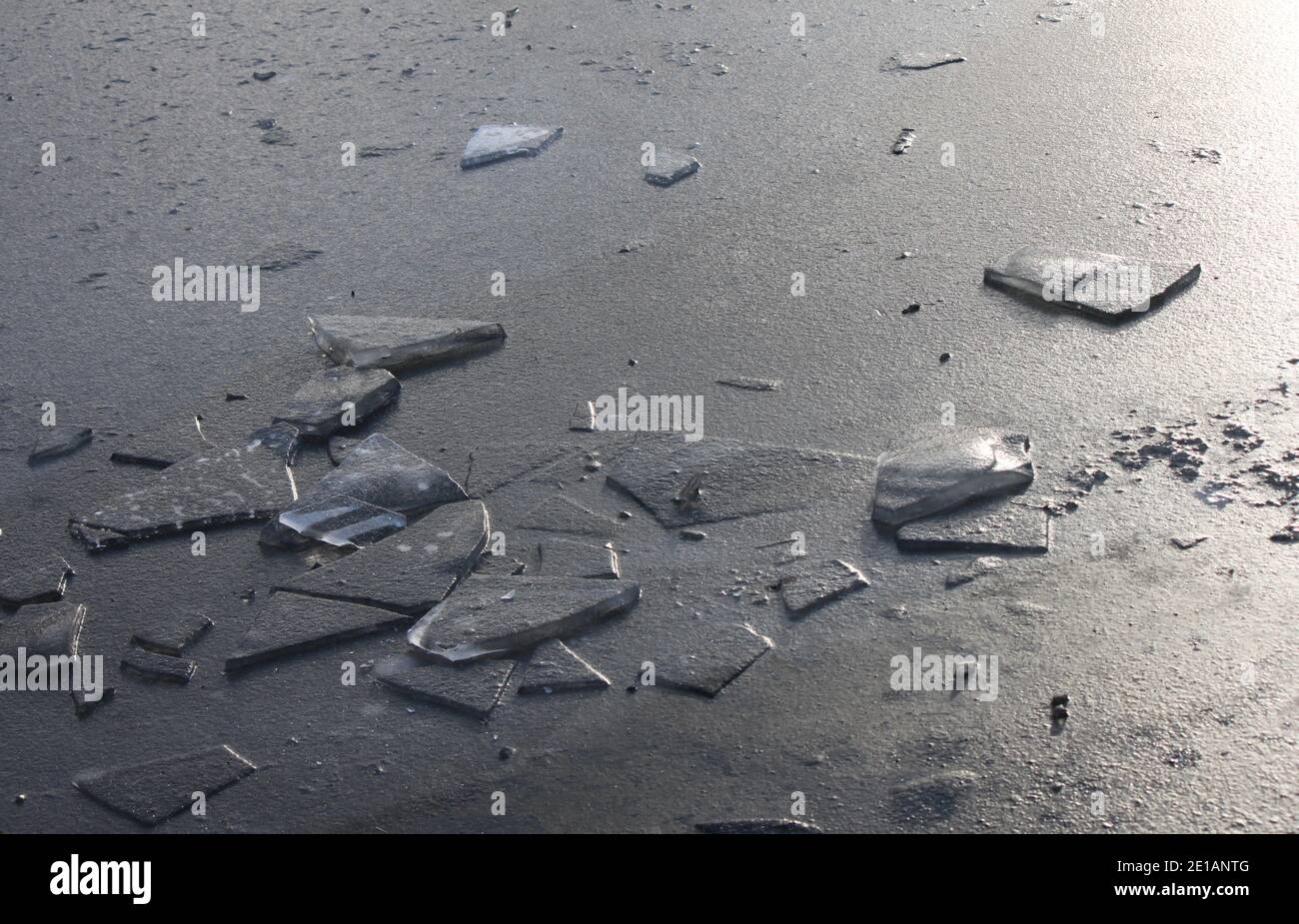 Ice lying hi-res stock photography and images - Alamy