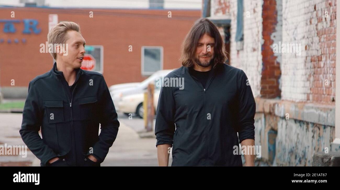 THE MINIMALISTS: LESS IS NOW, Joshua Fields Millburn, Ryan Nicodemus ...