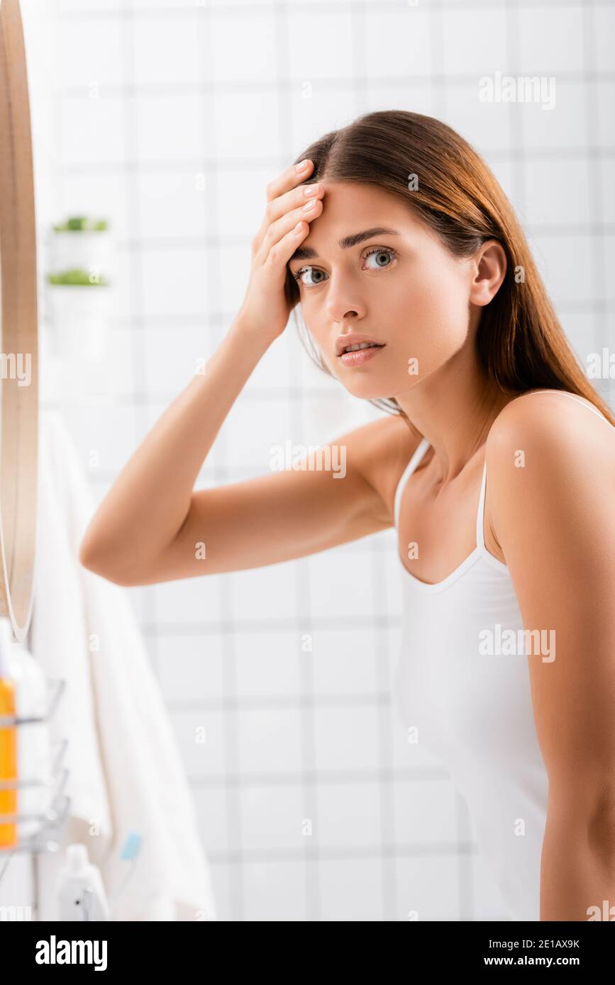 Bathroom woman unhappy hi-res stock photography and images - Alamy
