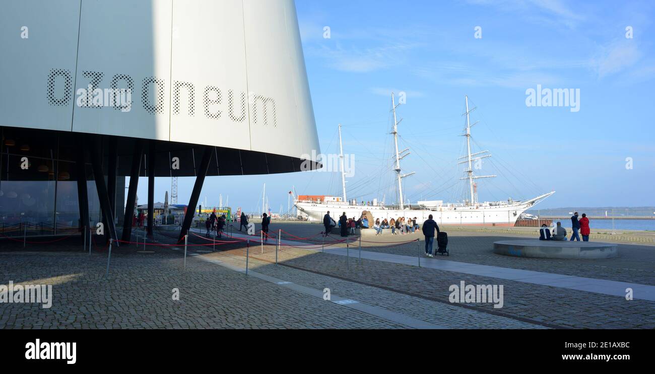Stralsund, Germany 10-23-2019 Ozeaneum with view on the harbor with the ...