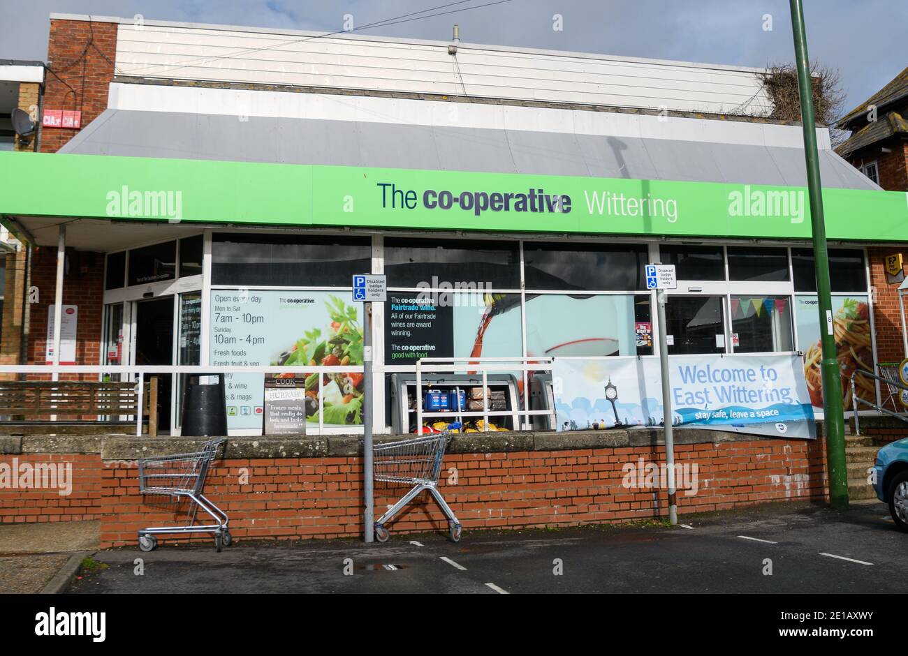 Co op store exterior 2020 hi-res stock photography and images - Alamy