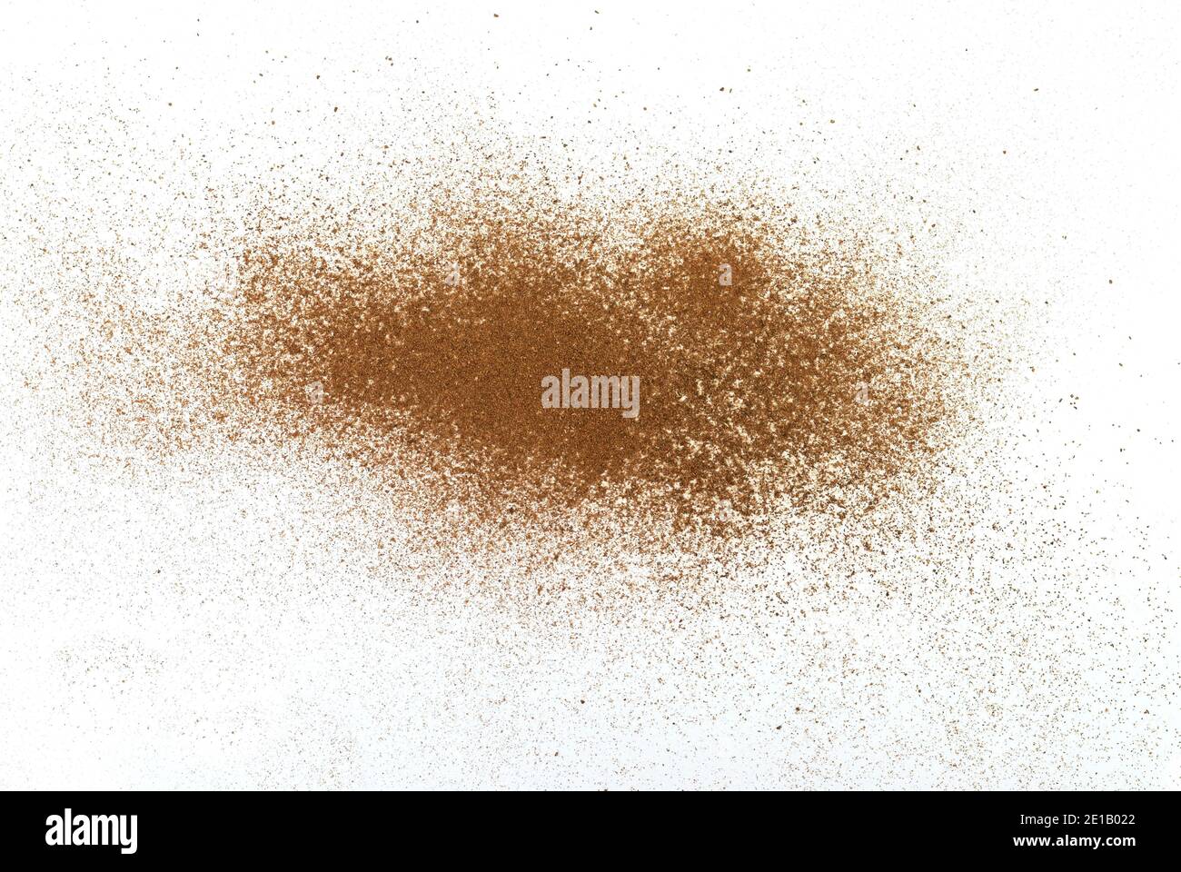 cinnamon powder isolated on a white background Stock Photo - Alamy