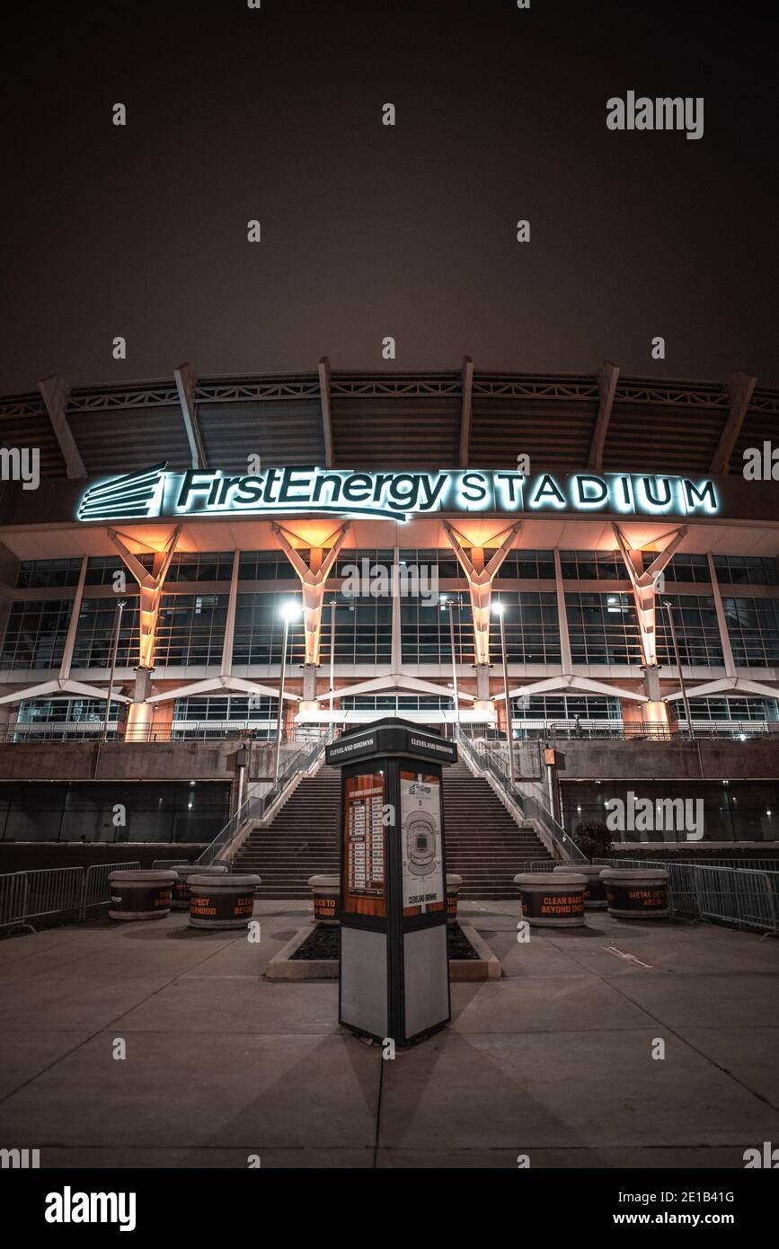 Cleveland first energy stadium hi-res stock photography and images - Alamy