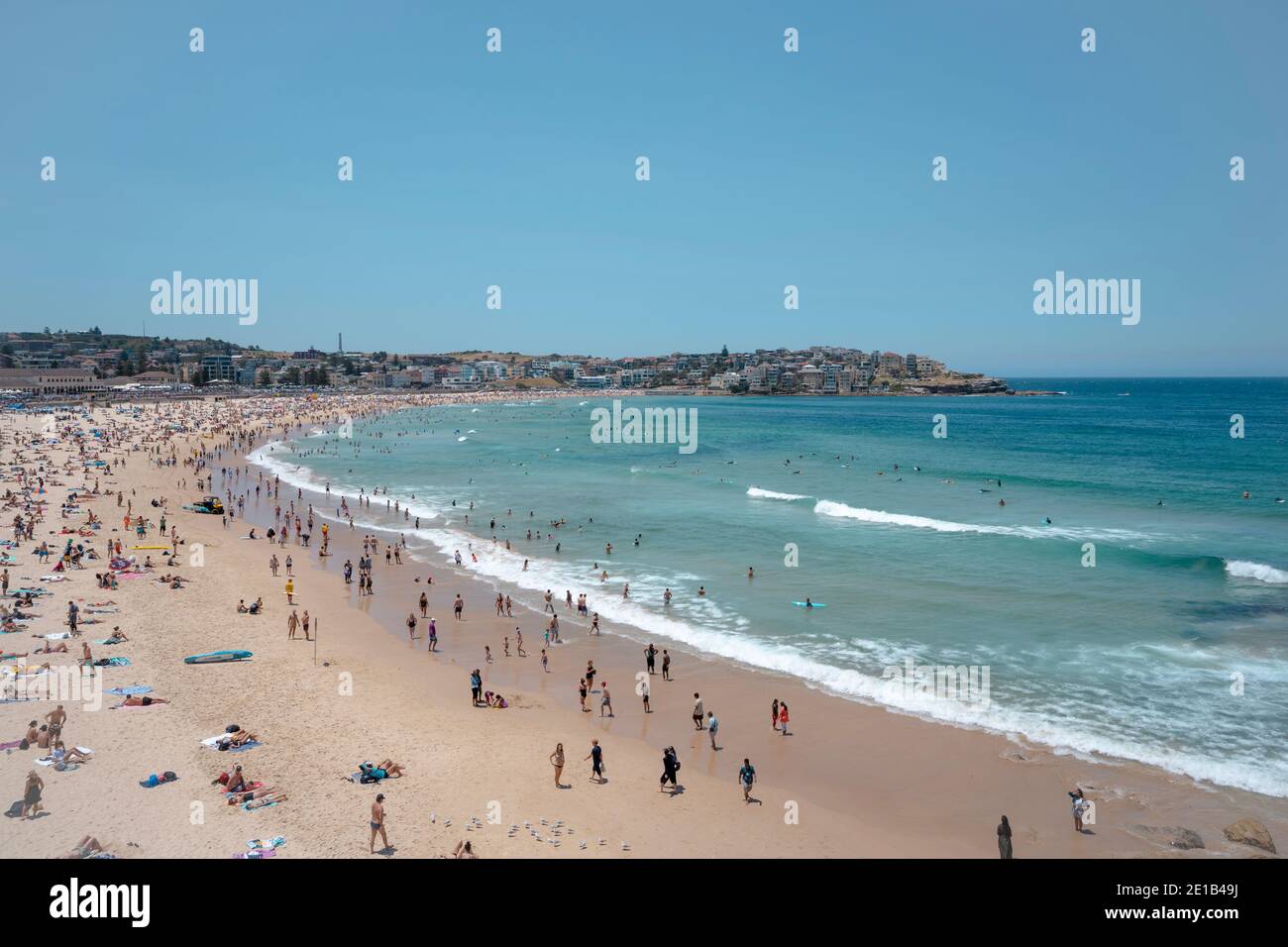 Crowded australia beach hi-res stock photography and images - Alamy