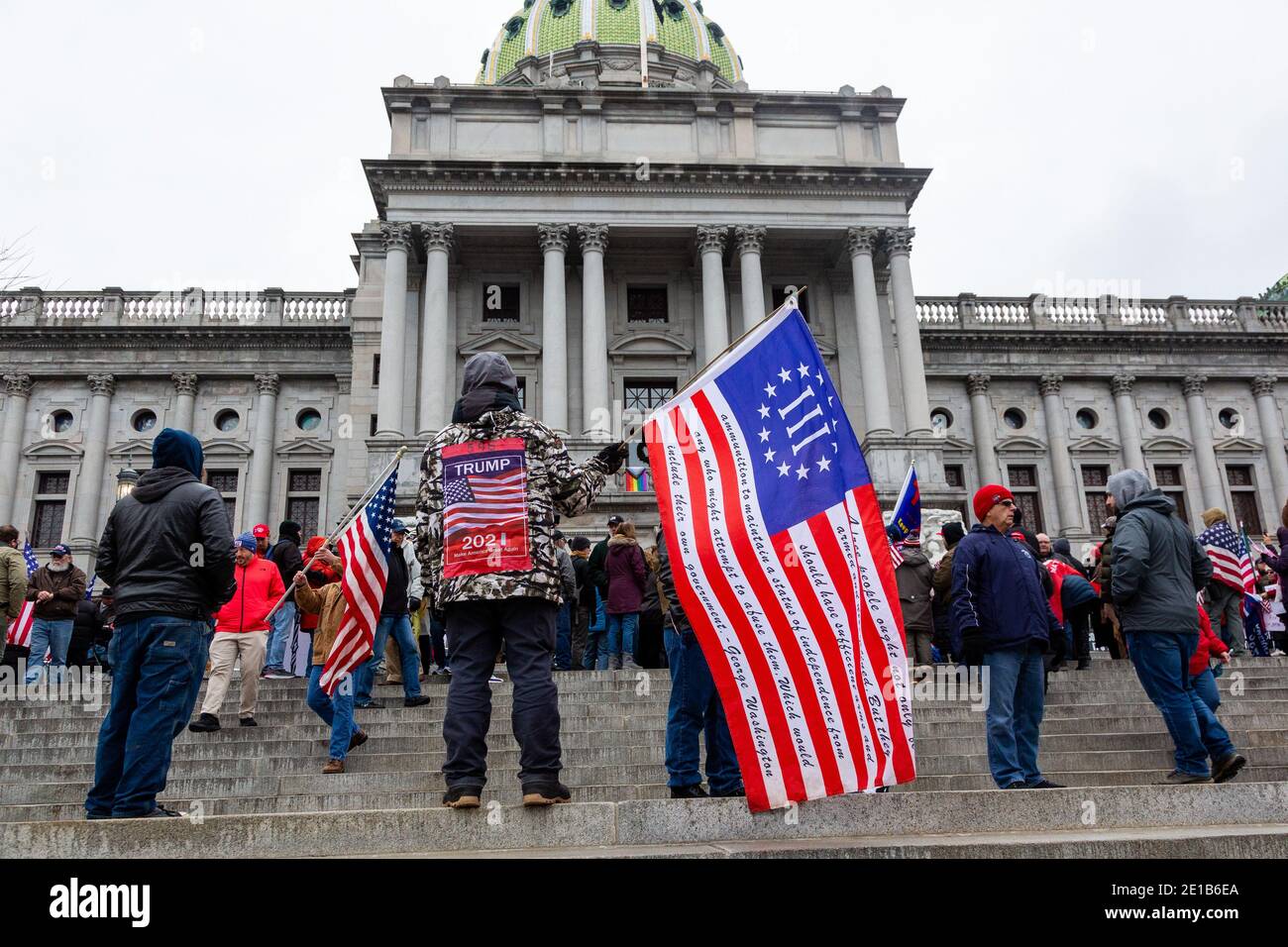 Betsy ross flag hi-res stock photography and images - Alamy