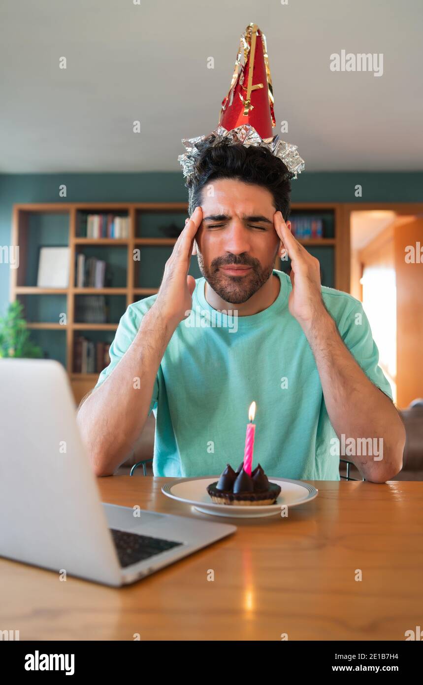 Internet birthday cake hi-res stock photography and images - Alamy