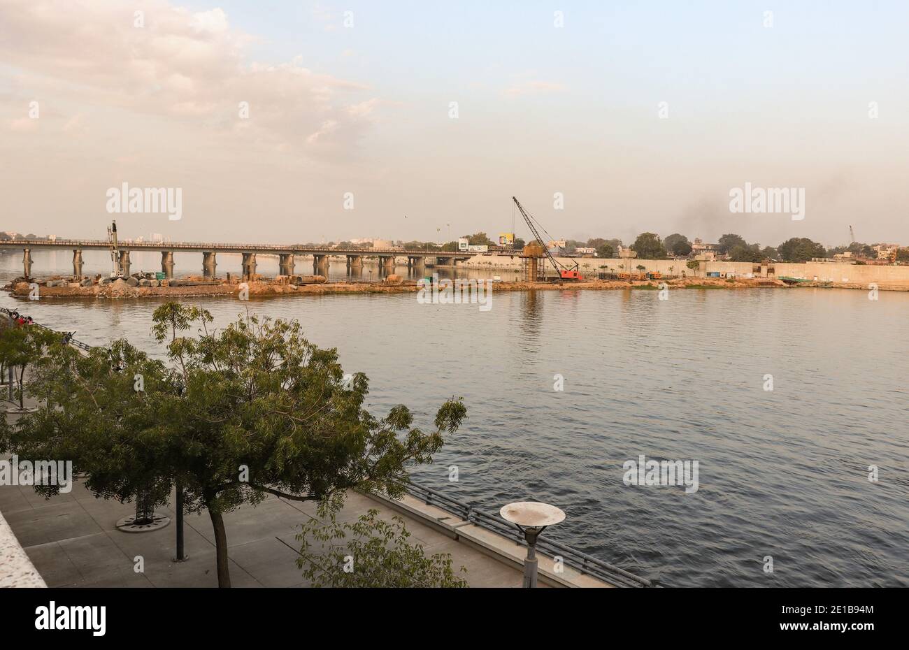 An evening at the Sabarmati riverfront-Ahmedabad/India Stock Photo - Alamy