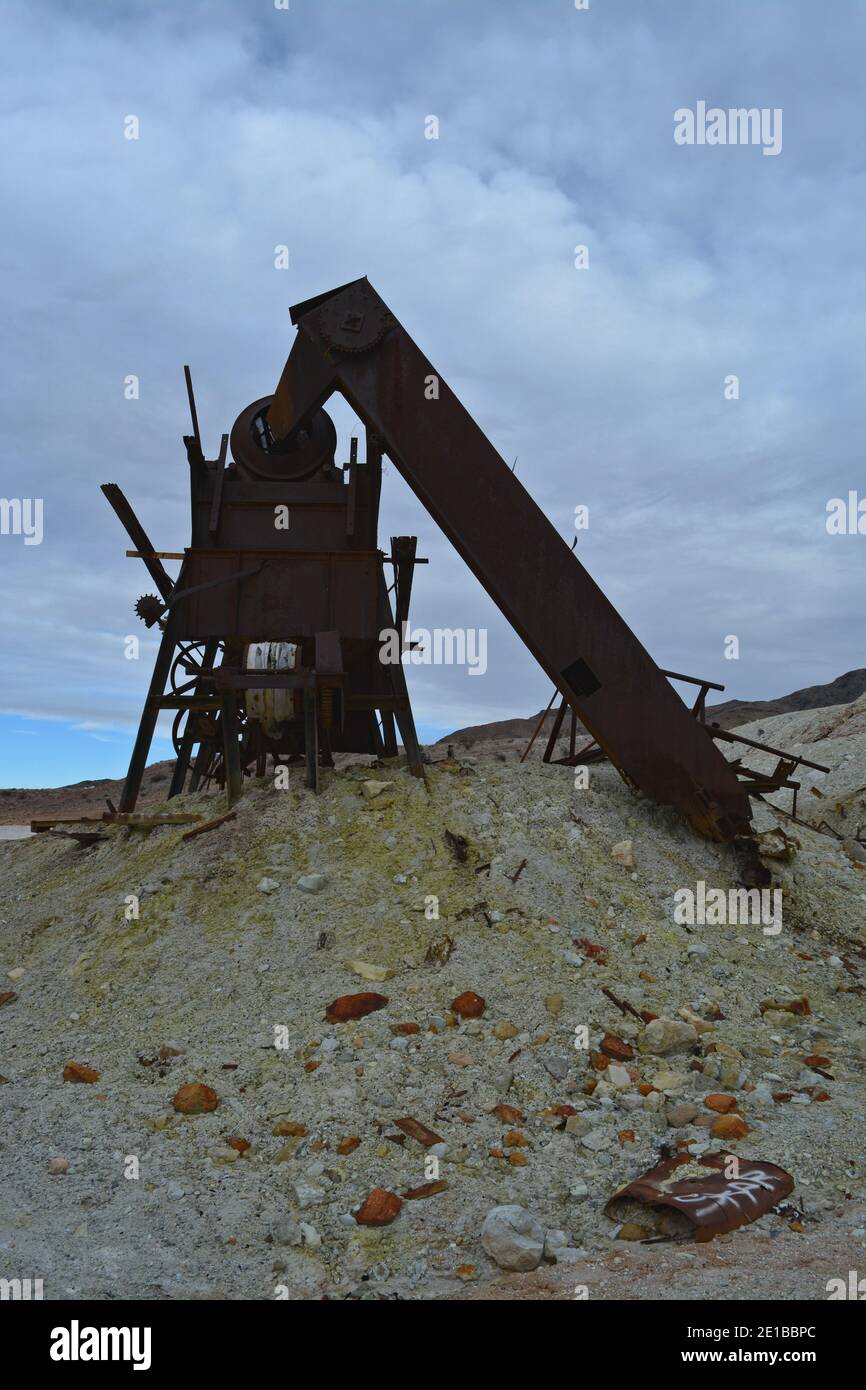 crater sulfur mine at the hanging rock canyon road in the last chance ...