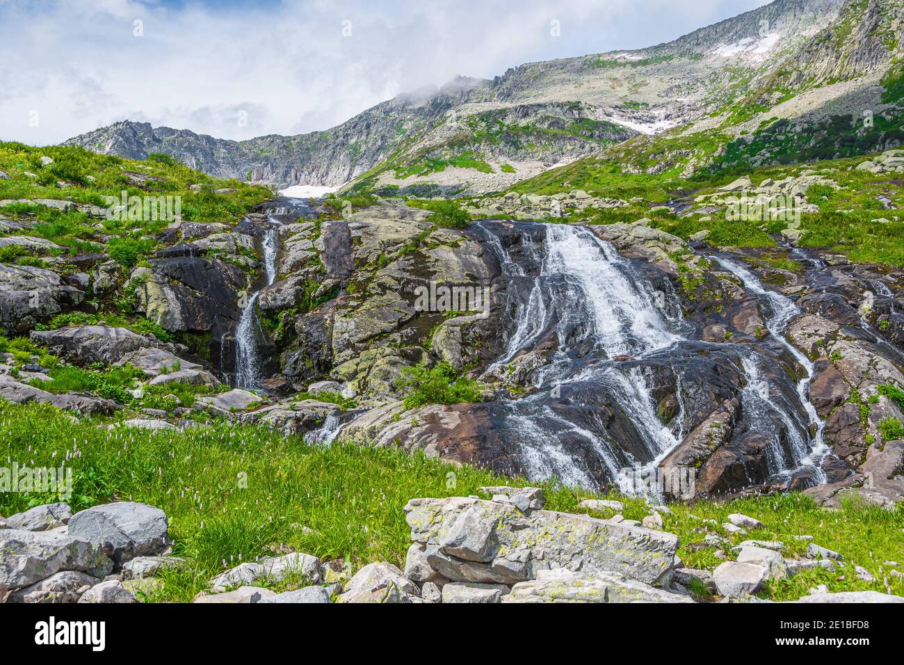 Beauty waterfall hi-res stock photography and images - Alamy