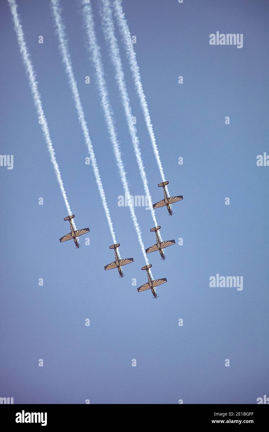 Vintage plane with jet trails hi-res stock photography and images - Alamy